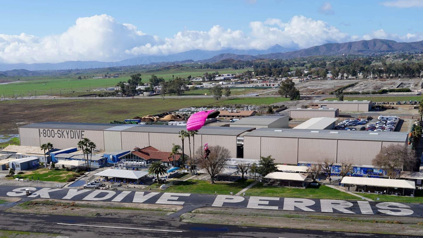 Top 6 Places to Skydive in the USA | Skydive Perris
